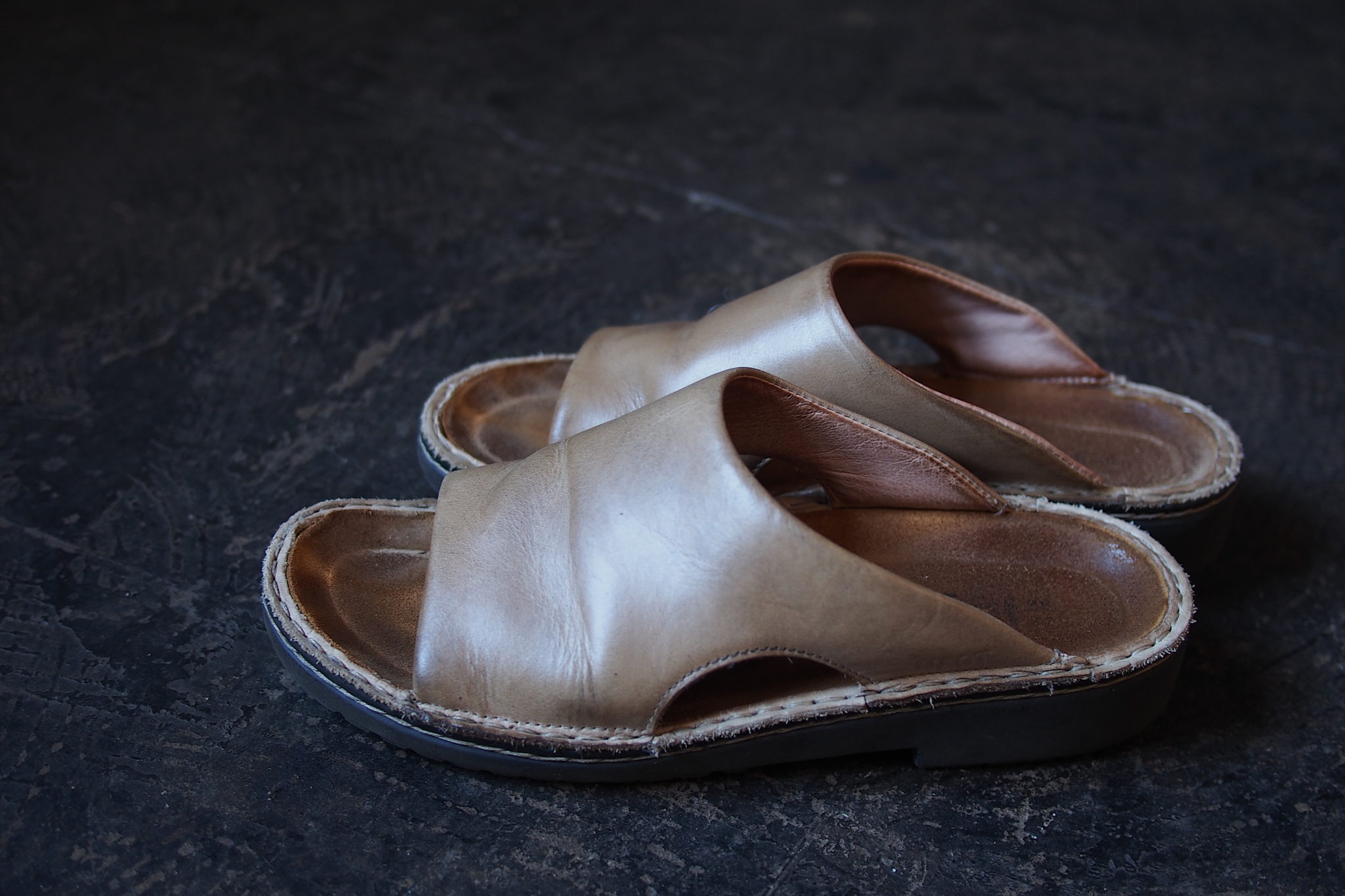 How old? -Arizona Tan / Khaki Beige- | NAOT ナオトジャパンオフィシャルサイト